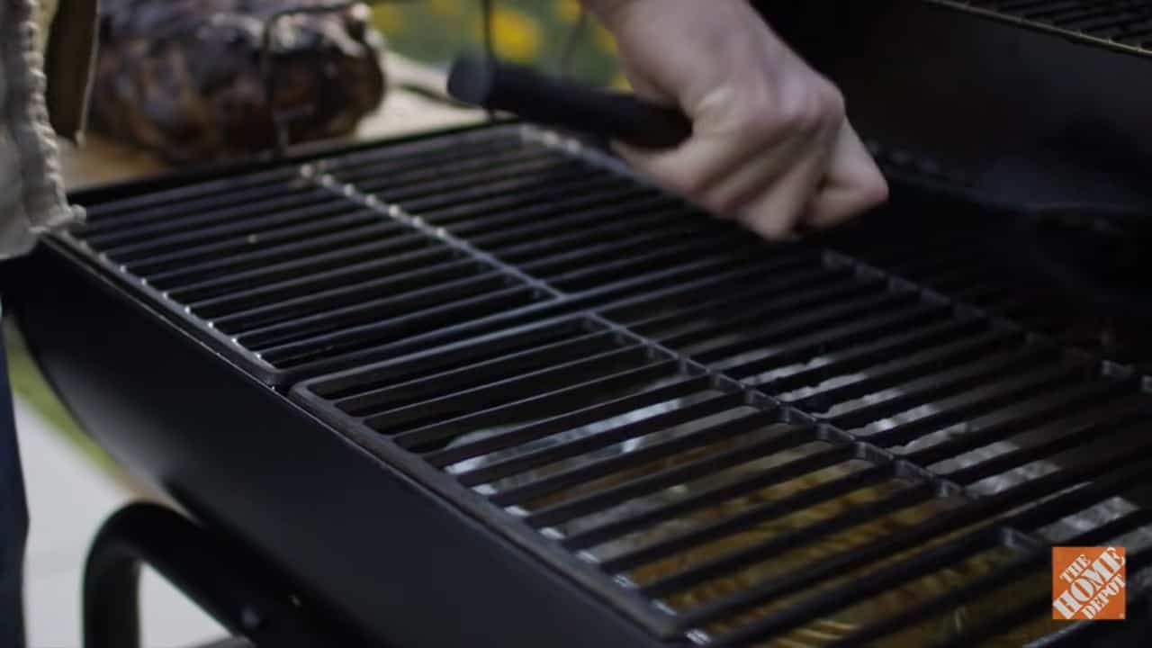 How To Use A Smoker Grill In 8 Easy Steps (With Pictures) - Flame Gorilla